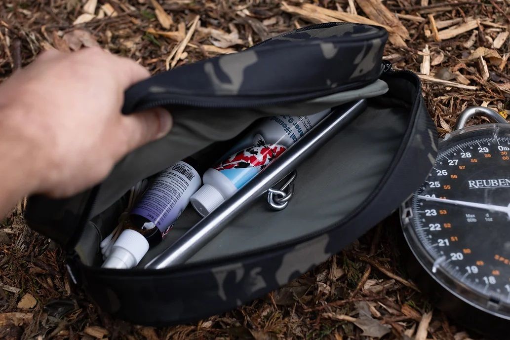 Carp Life - Eclipse Camo Scales & Carp Care Pouch