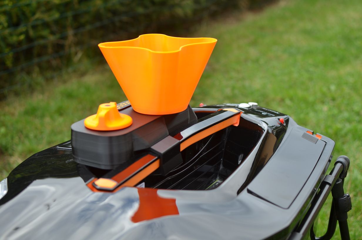 Bait Boat Pod - Toslon X-Boat Wind Up Bait Spreader WUBS