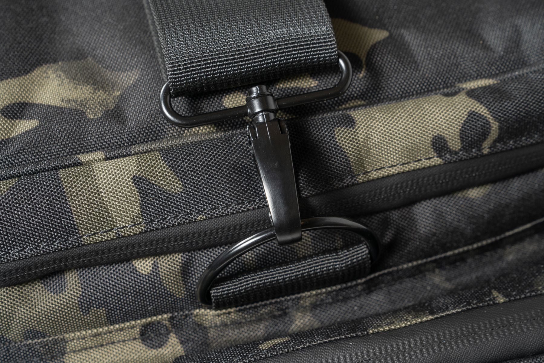 Carp Life - Eclipse Camo Compact Carryall
