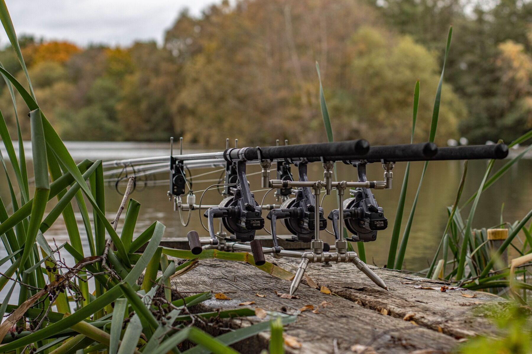 Solar Tackle - P1 Mini Worldwide Pod With Stubby Legs