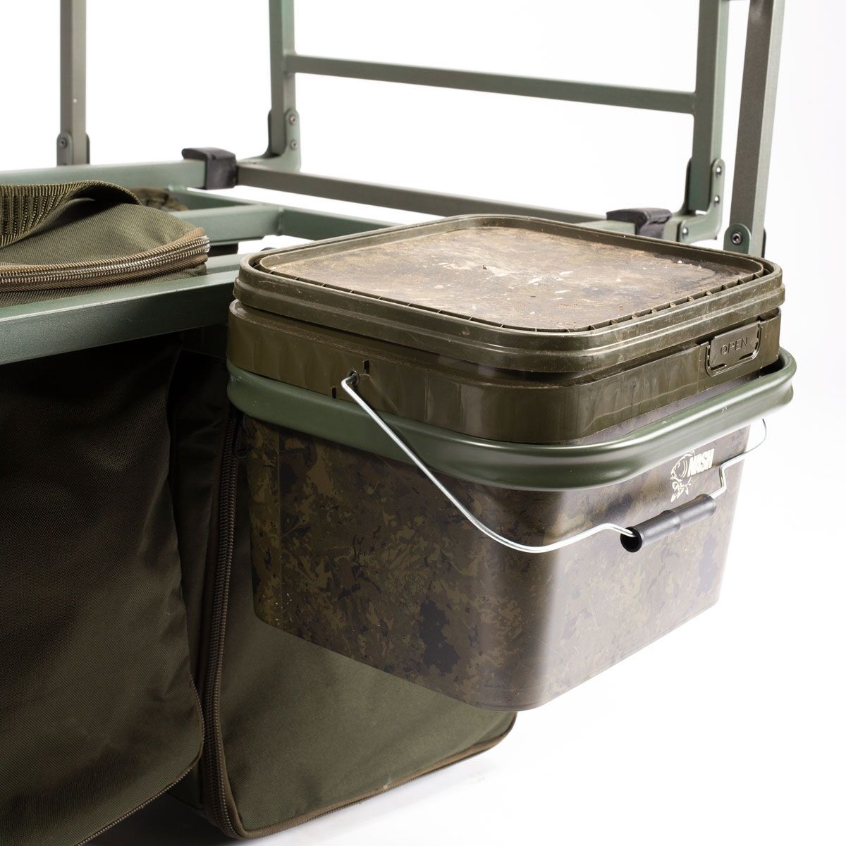 Nash - Barrow Bucket Outrigger Side